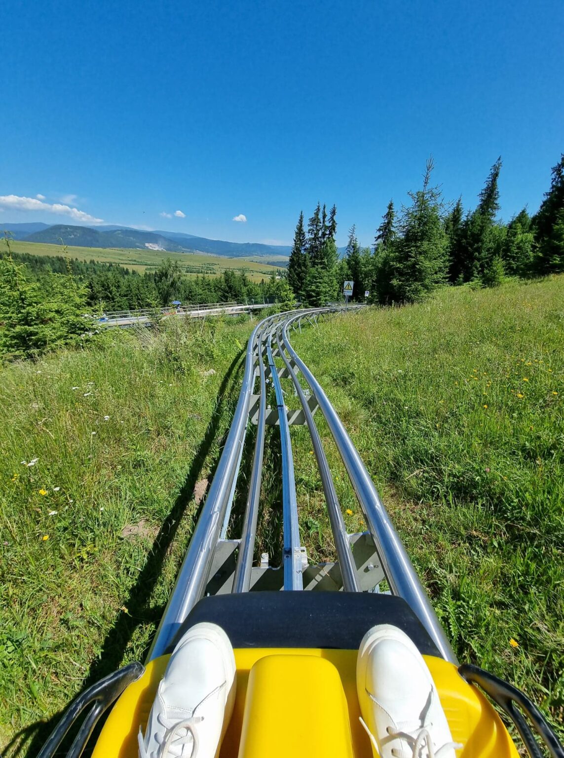 Un loc din România ca-n Elveția. Cea mai lungă pistă de bob din România ...