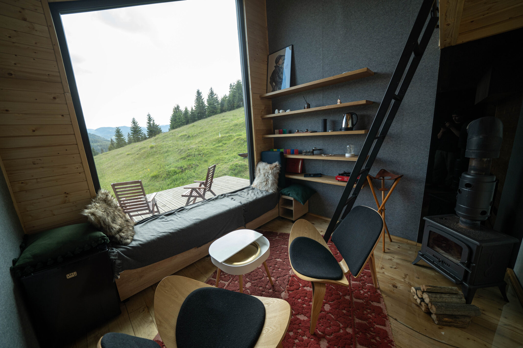 Top 10 cabane inedite, de vis, pentru o vacanță de poveste în doi